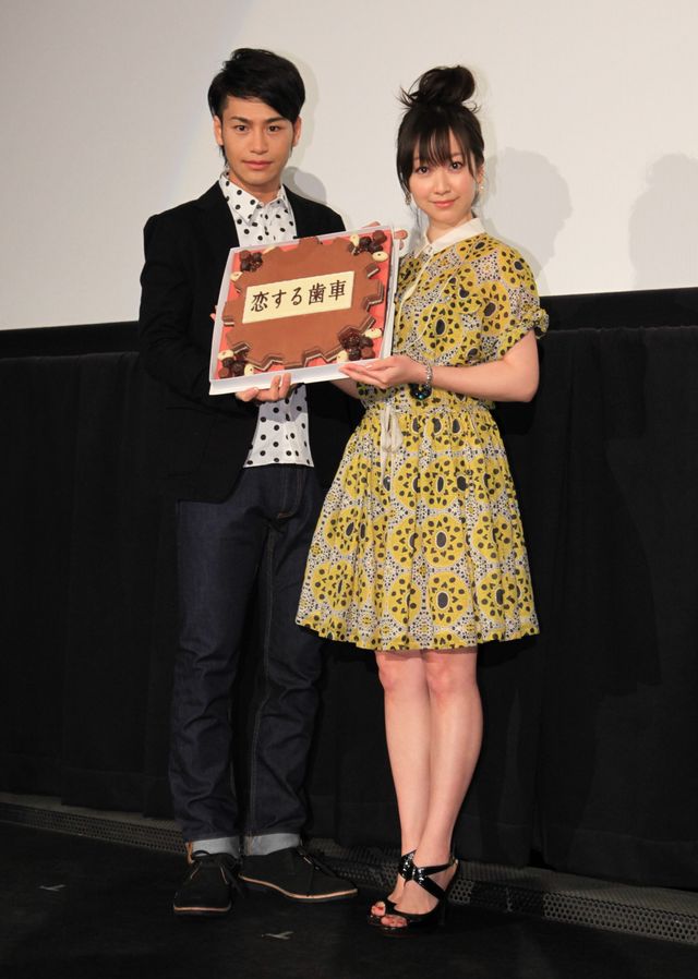 映画『恋する歯車』初日舞台あいさつフォトギャラリー|シネマトゥデイ