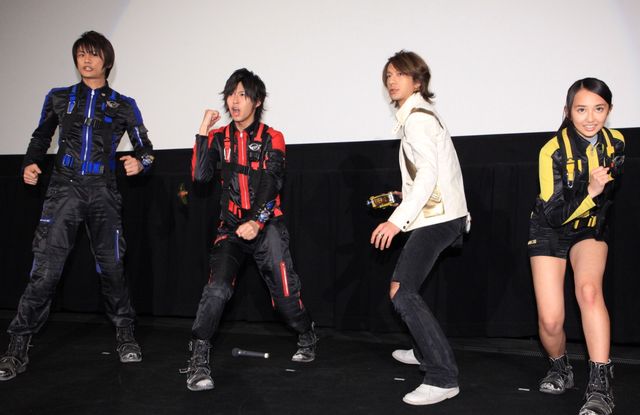 映画『特命戦隊ゴーバスターズvs海賊戦隊ゴーカイジャー The Movie』完成披露試写会写真ギャラリー:フォトギャラリー|シネマトゥデイ