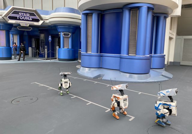 TDLを散策中の初登場“BDXドロイド”たち：フォトギャラリー｜シネマトゥデイ