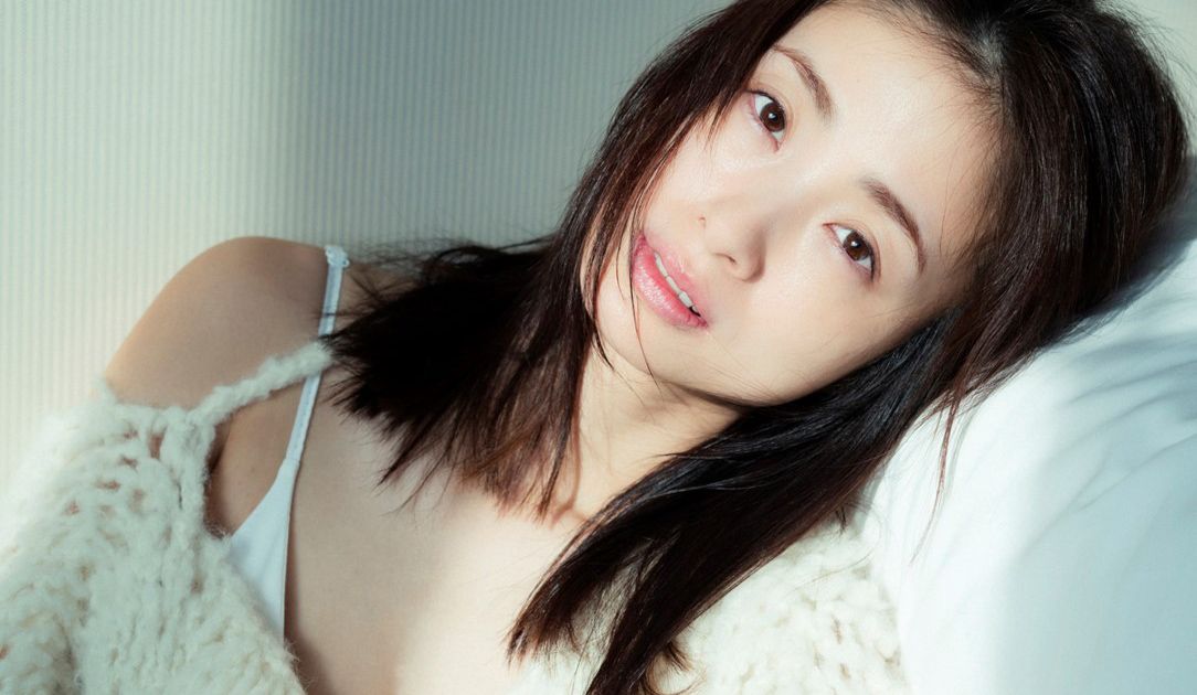 大人の色気がすごい…上戸彩の写真集「Midday Reverie（ミッドデイ・リヴァリー）」：フォトギャラリー｜シネマトゥデイ