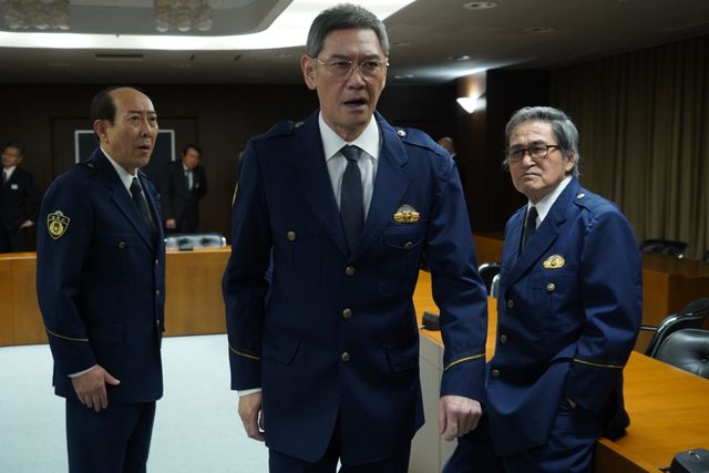 謎の男の正体は…「相棒season23」第19話（最終回SP後篇）場面カット：フォトギャラリー｜シネマトゥデイ