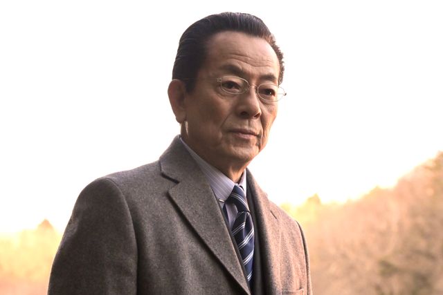 謎の男の正体は…「相棒season23」第19話（最終回SP後篇）場面カット：フォトギャラリー｜シネマトゥデイ