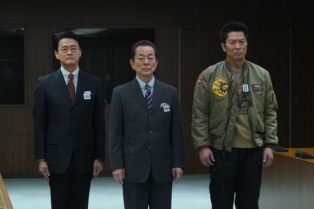 謎の男の正体は…「相棒season23」第19話（最終回SP後篇）場面カット：フォトギャラリー｜シネマトゥデイ